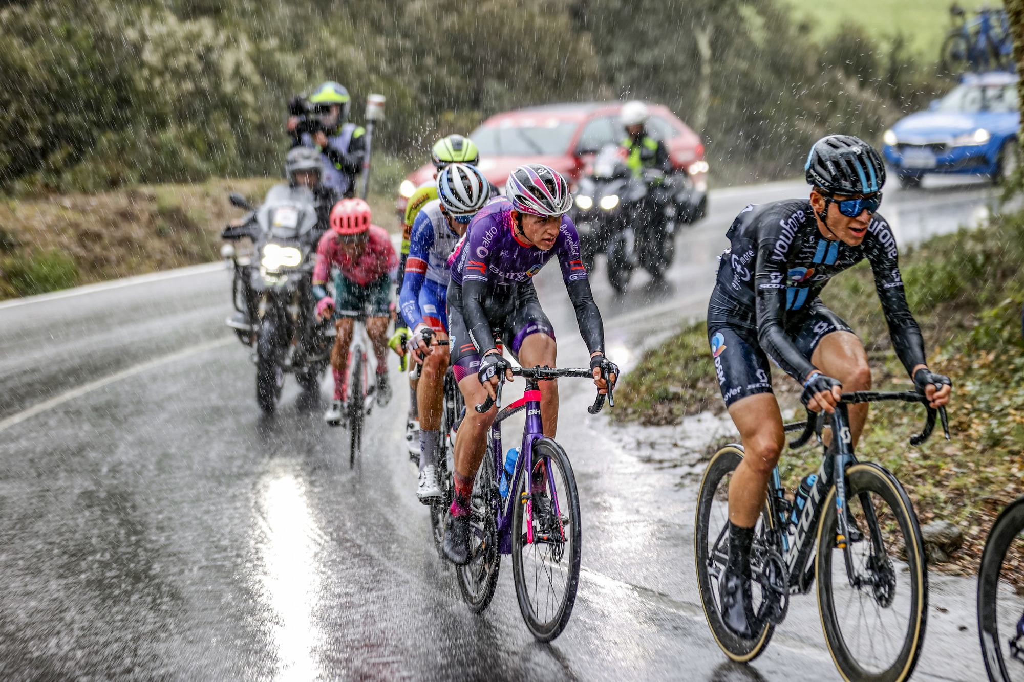 Jetse Bol y Alex Molenaar, protagonistas en el inicio de la Volta a ...