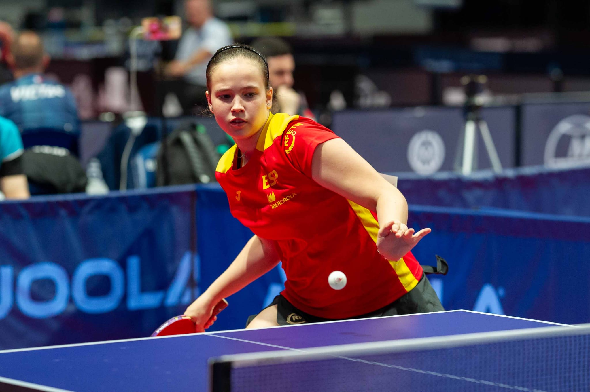 María Berzosa acaricia la medalla en el Europeo – Revista Forofos