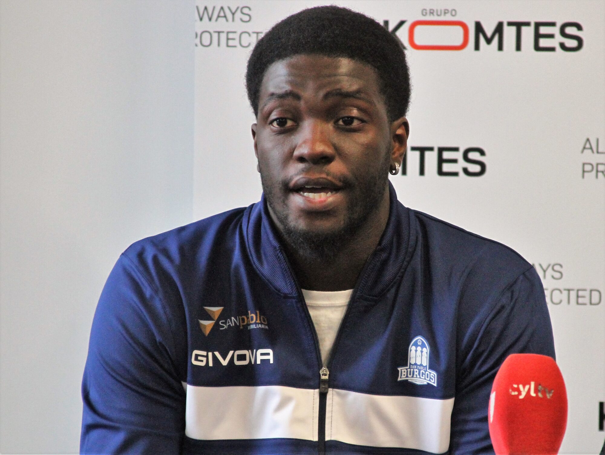 Carlos Suárez y Khyri Thomas llegan para «pelear por el ascenso ...