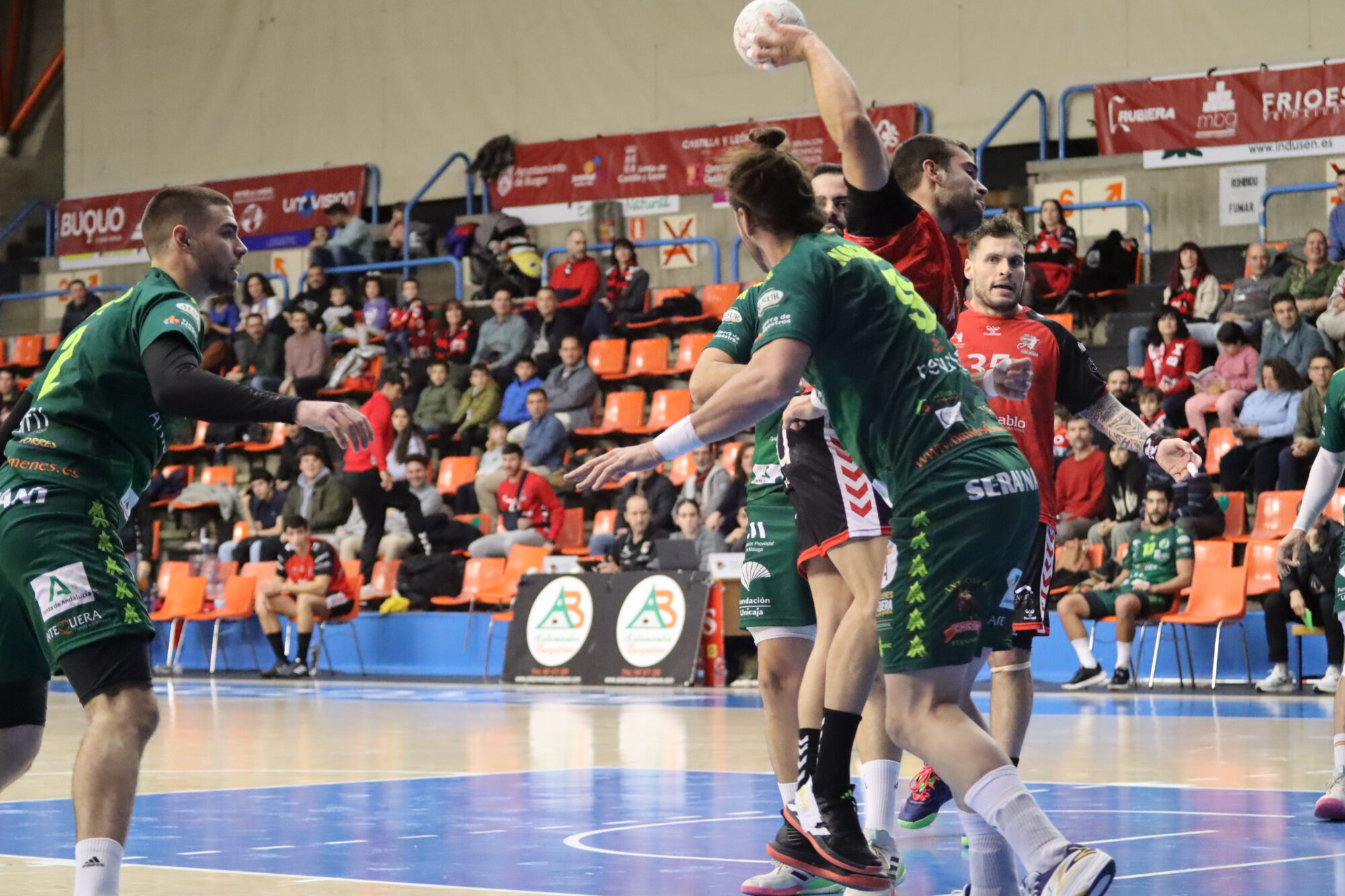 El UBU San Pablo debió ganar y casi pierde (27-27) – Revista Forofos