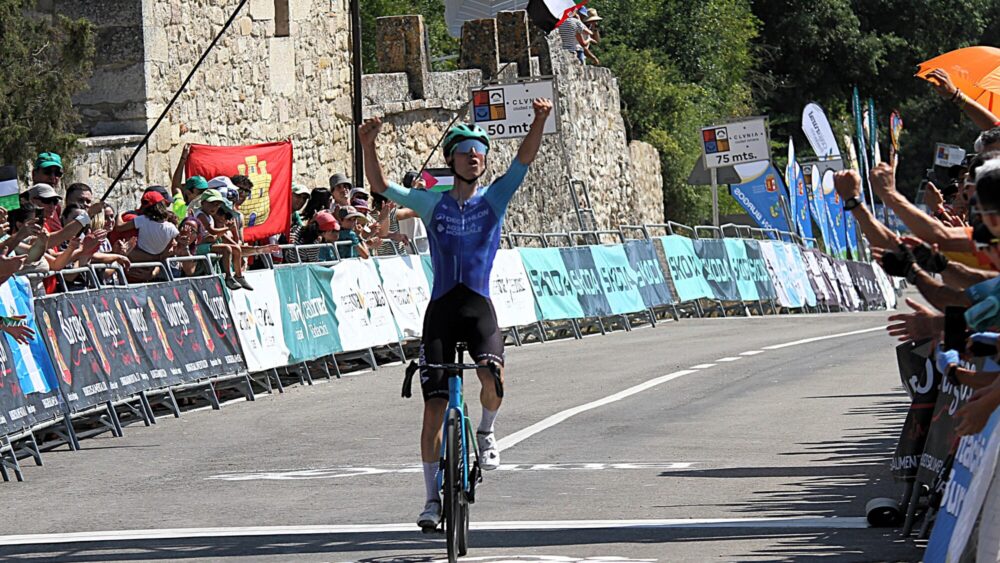 Triunfo y liderato para el francés Leo Bisiaux – Revista Forofos