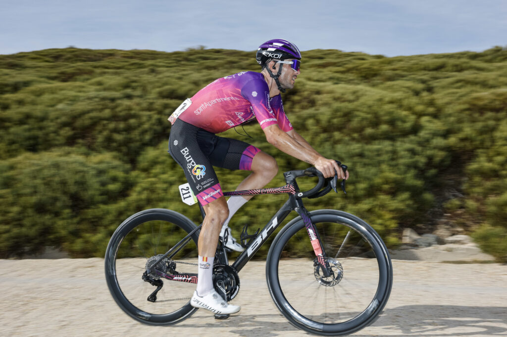 Sergio Chumil y Mario Aparicio brillan en la Bola del Mundo – Revista Forofos